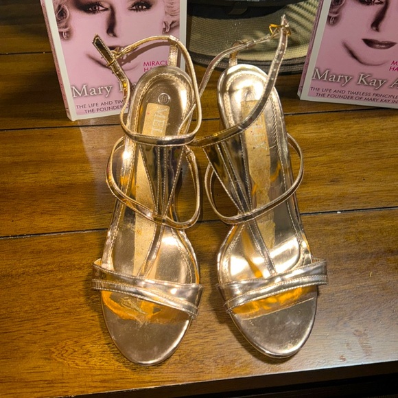 Melly M | Shoes | Rose Gold Glitter Metallic Slingback Heels | Poshmark